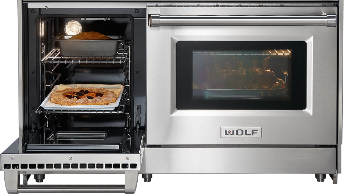 48 Inch Gas Range - Eight Burners & Convection Oven | Wolf Appliance