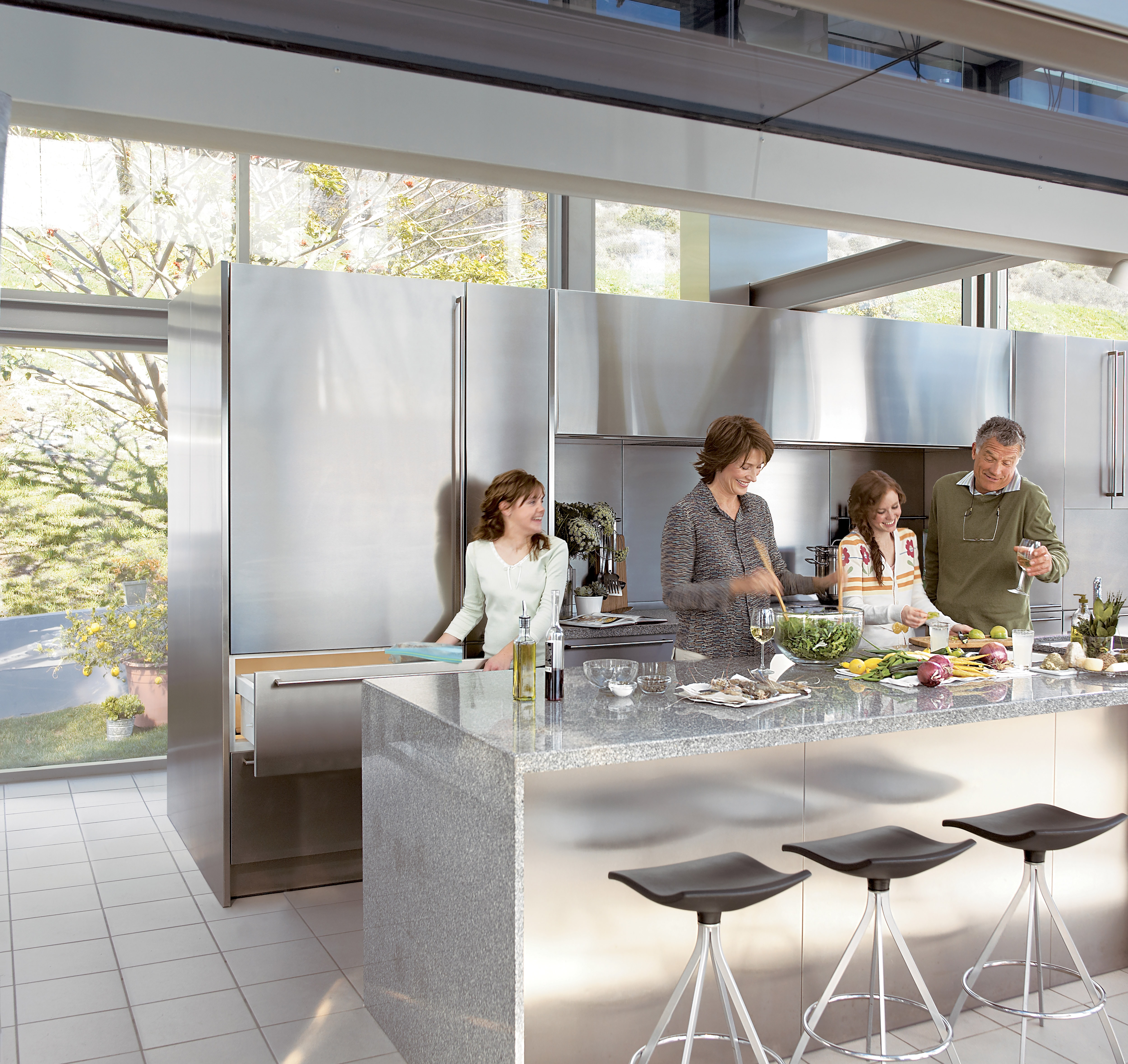 36" Designer Over-and-Under Refrigerator/Freezer with Internal ...