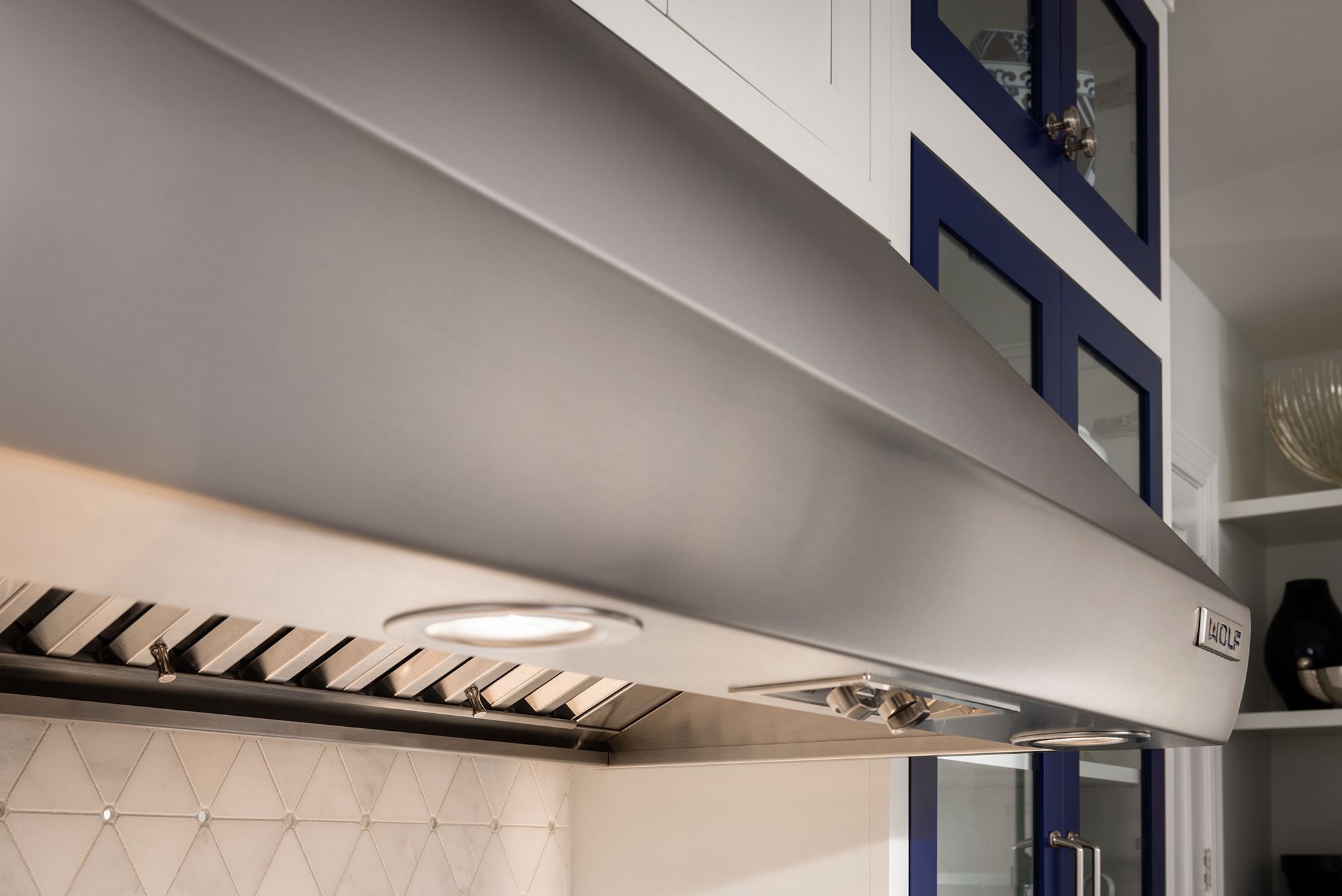 66" Pro Wall Hood - 27" Depth | PW662718 | Wolf Appliances