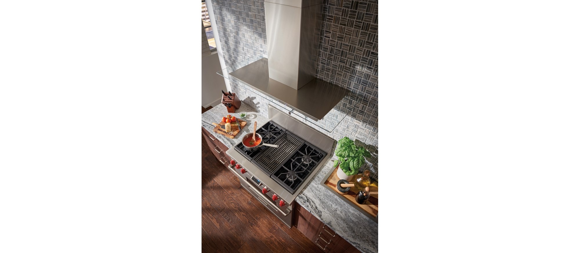 Wolf Appliances | Ranges, Built-In Ovens, Cooktops & More