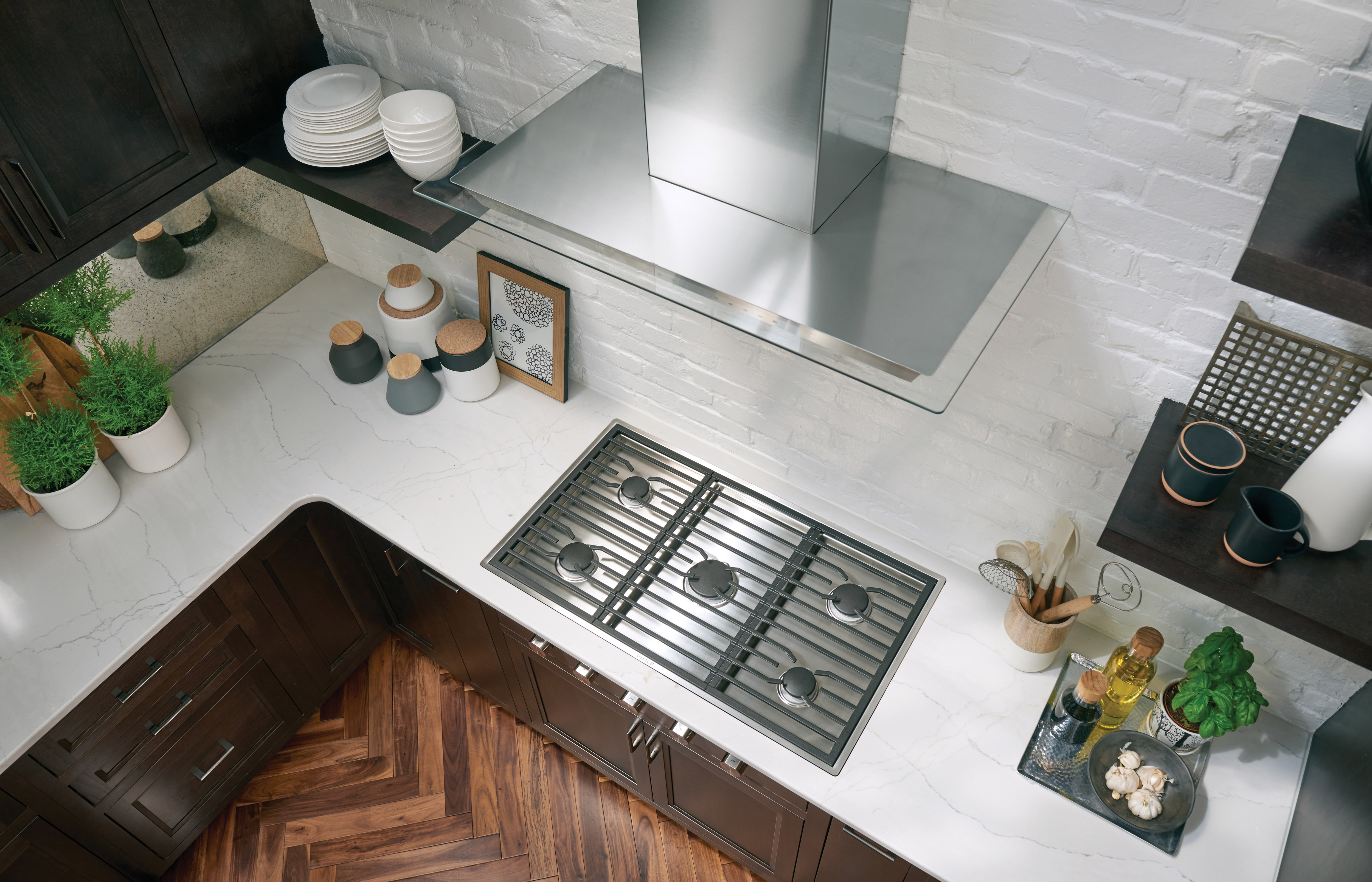 Wolf 45" Cooktop Wall Hood - Glass (VW45G)